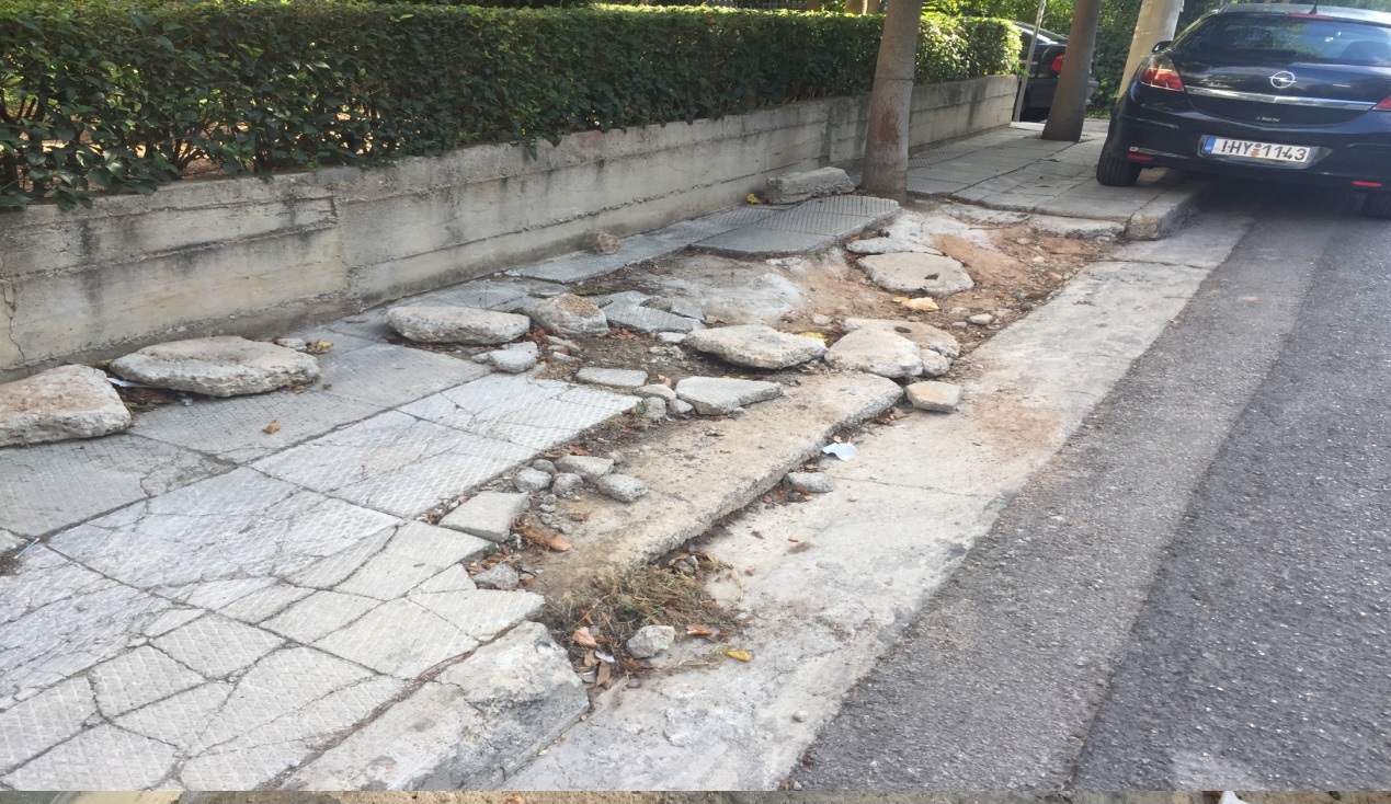 Επισκευή Πεζοδρομίων Με Μοναδικό Κριτήριο Φίλος ή Όχι;