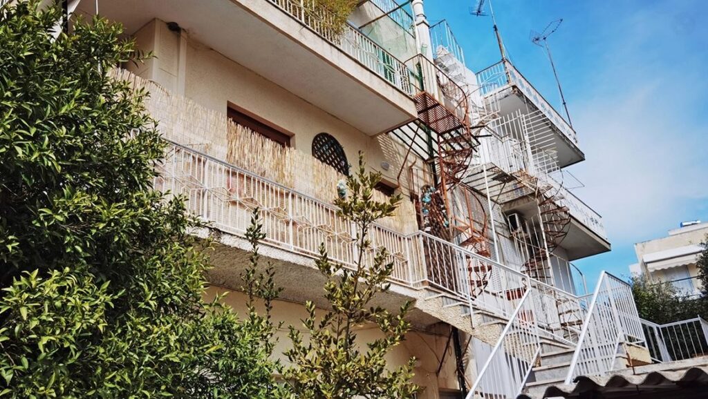 Μόνος στο σπίτι: Αδιανόητη ιστορία με 7χρονο παιδί τη νύχτα στο Ψυχικό ...