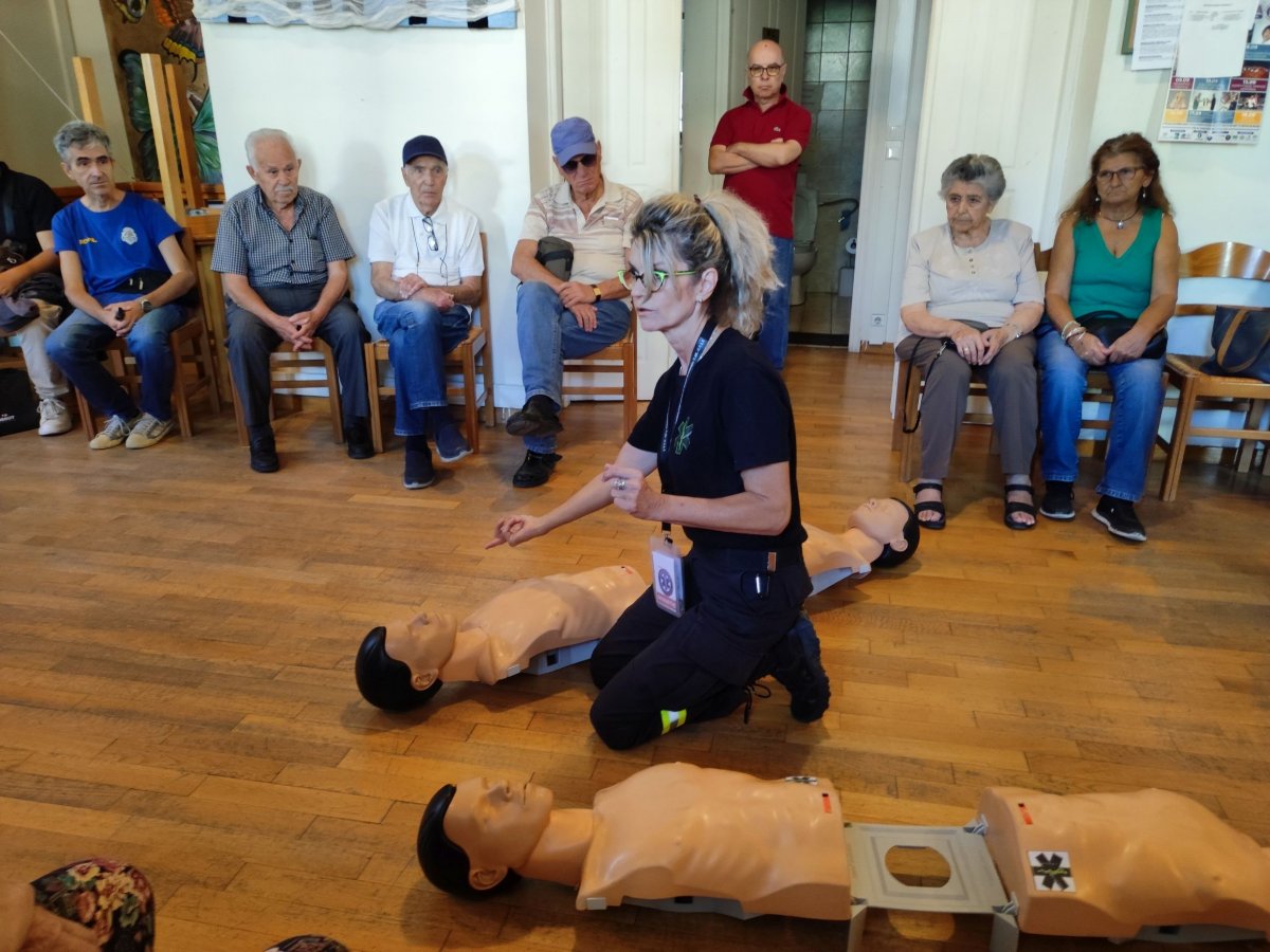 ΔΗΜΟΥ ΗΡΑΚΛΕΙΟΥ: ΝΕΟΣ ΚΥΚΛΟΣ ΜΑΘΗΜΑΤΩΝ ΠΡΩΤΩΝ ΒΟΗΘΕΙΩΝ ΣΤΑ ΚΑΠΗ ...